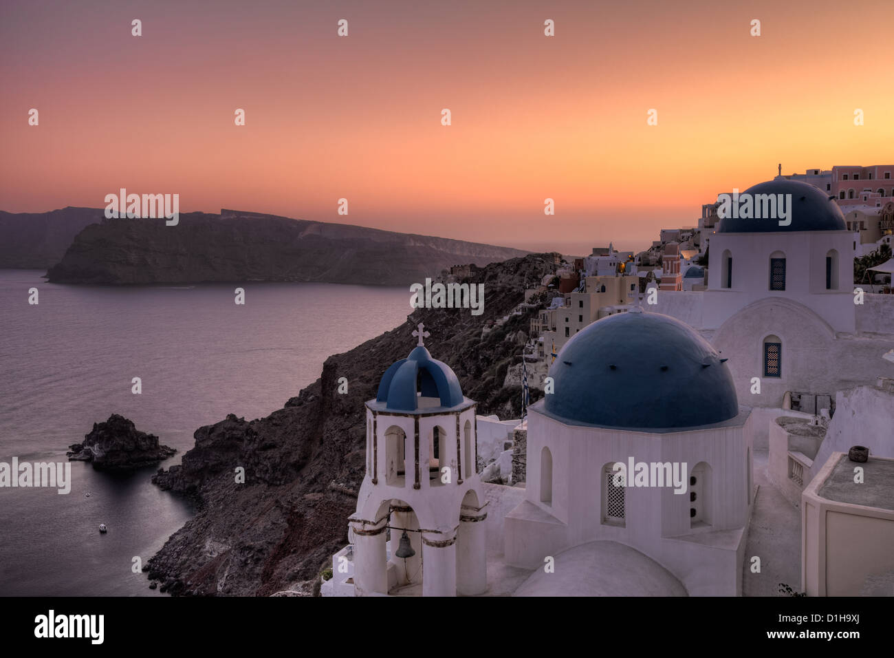 Santorini sunset oia greece hi-res stock photography and images - Alamy