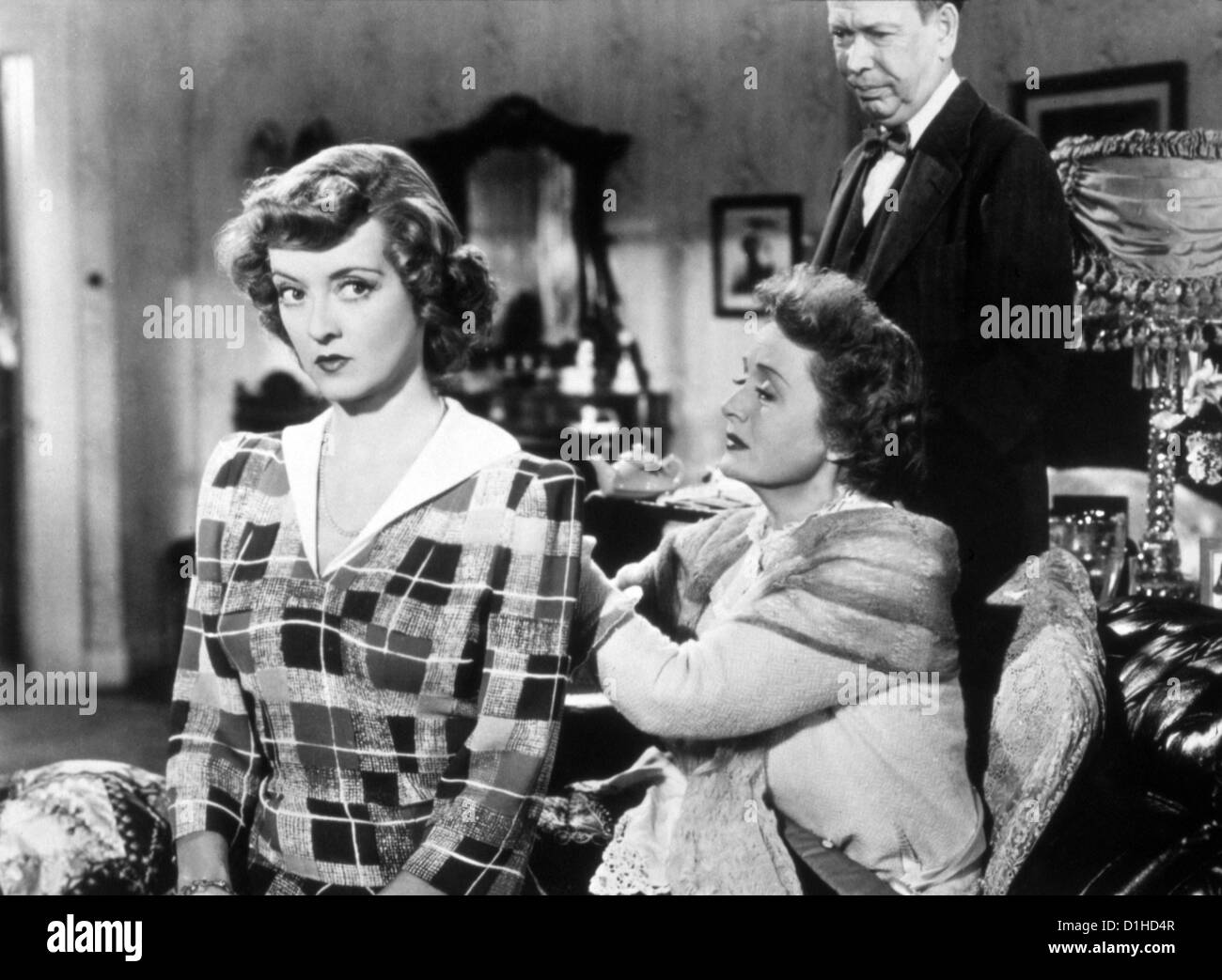 IN THIS OUR LIFE (1942) BETTE DAVIS, BILLIE BURKE, FRANK CRAVEN, JOHN ...