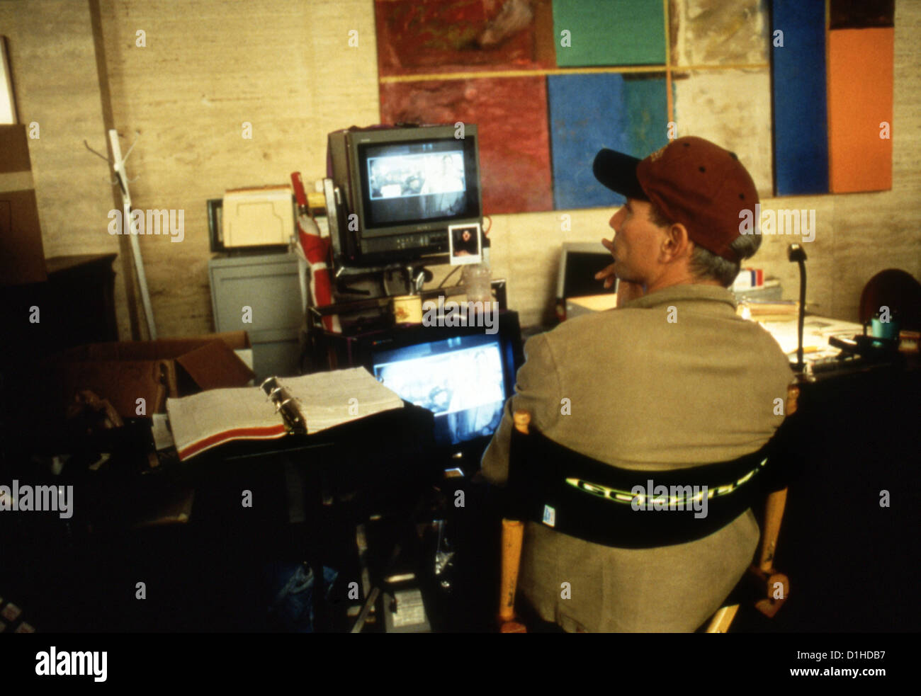 Roland emmerich godzilla 1998 hi-res stock photography and images - Alamy