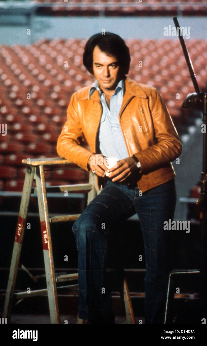 THE JAZZ SINGER (1980) LAURENCE OLIVIER; NEIL DIAMOND; RICHARD ...