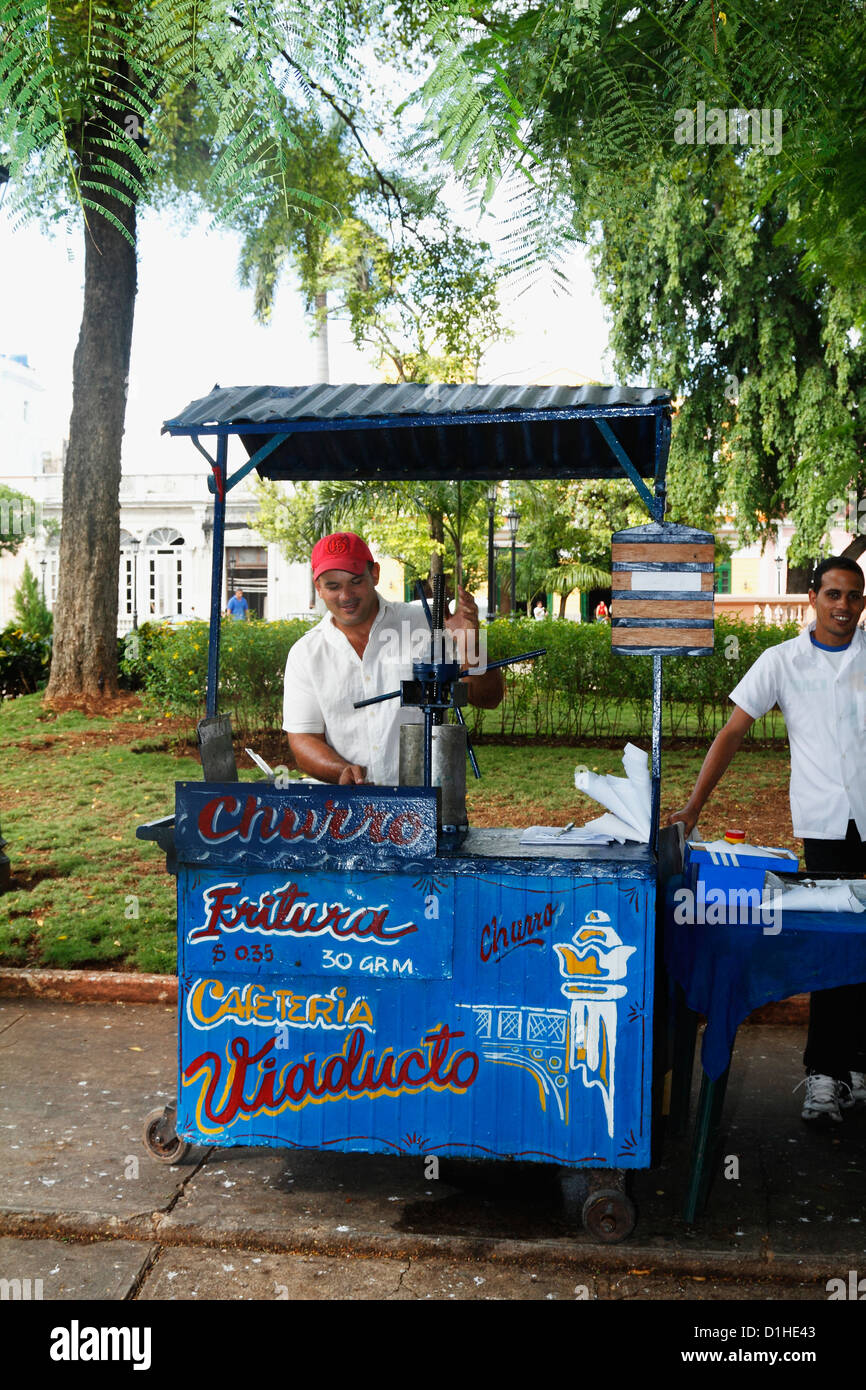 Vendor cook hi-res stock photography and images - Alamy