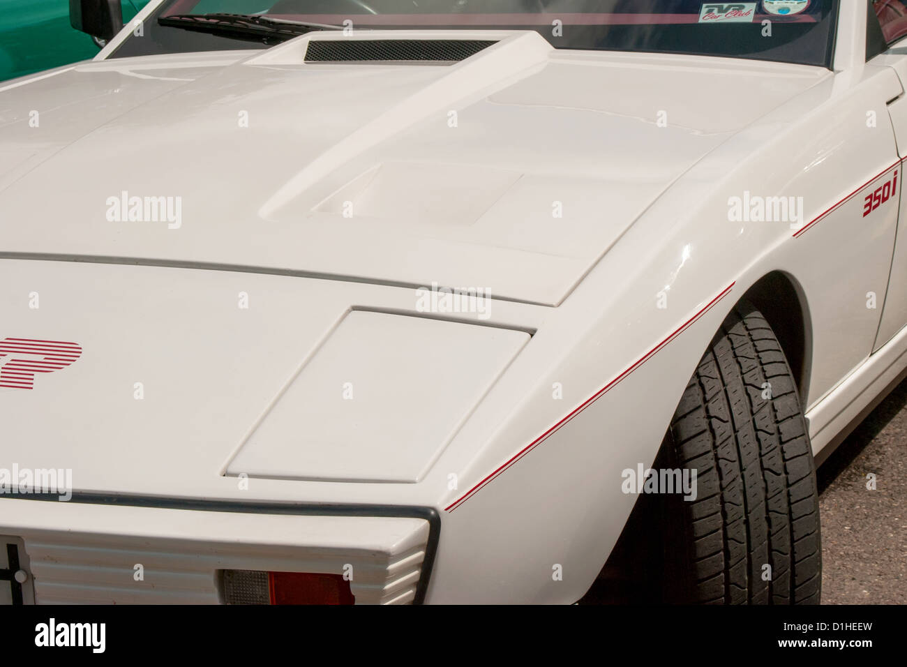 Car front view uk hi-res stock photography and images - Alamy