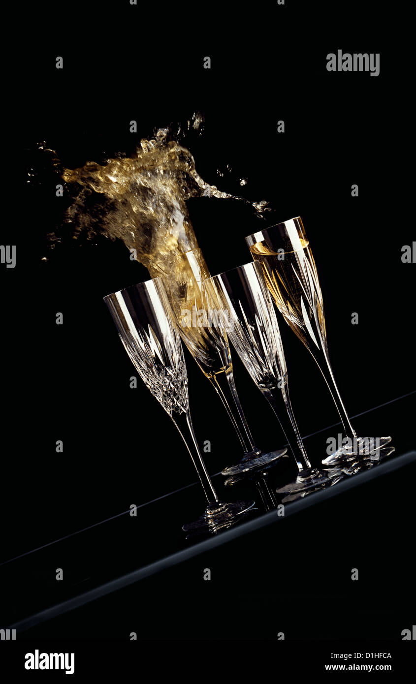 Splash of cava hi-res stock photography and images - Alamy