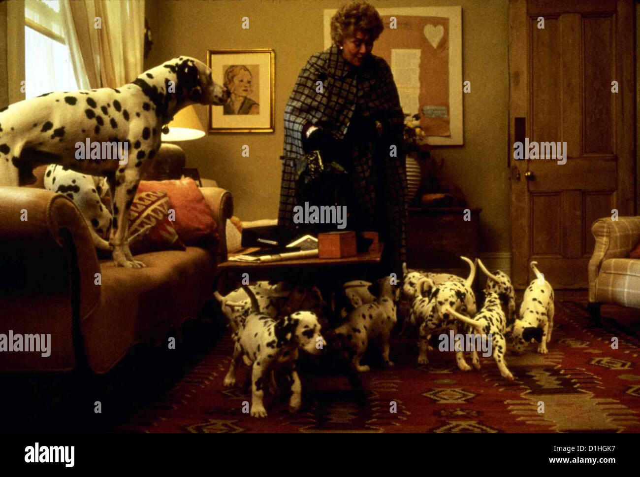 101 Dalmatiner 101 Dalmatians Nanny (Joan Plowright) *** Local Caption ...
