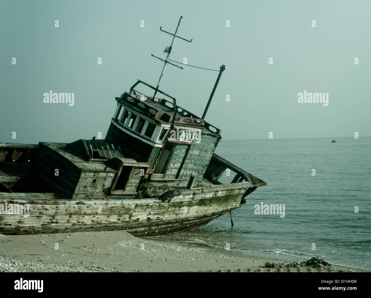 Grounded ship hi-res stock photography and images - Alamy