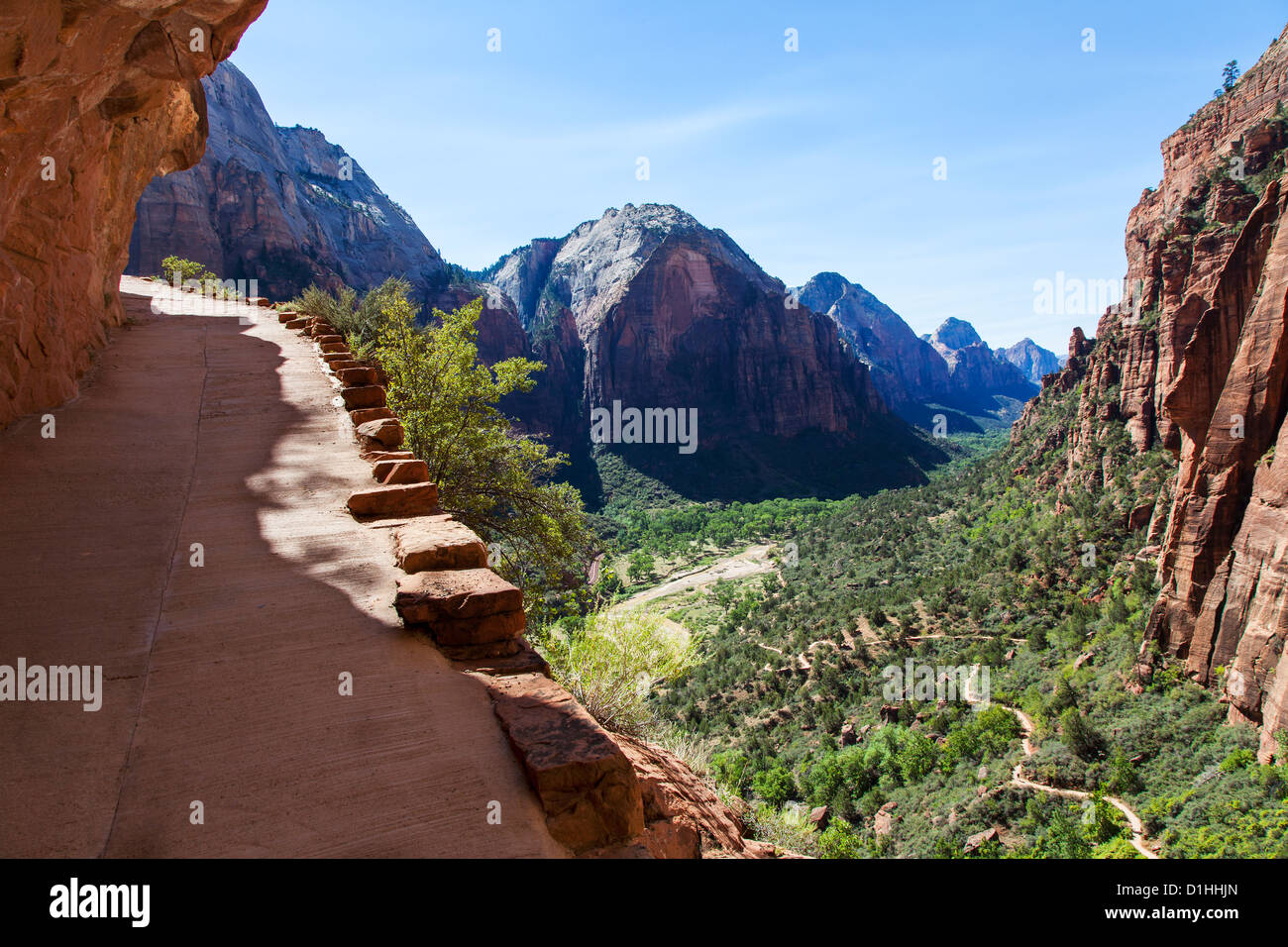 Angels landing hi-res stock photography and images - Alamy