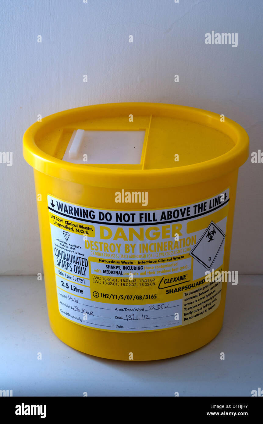 Sharps bucket hi-res stock photography and images - Alamy