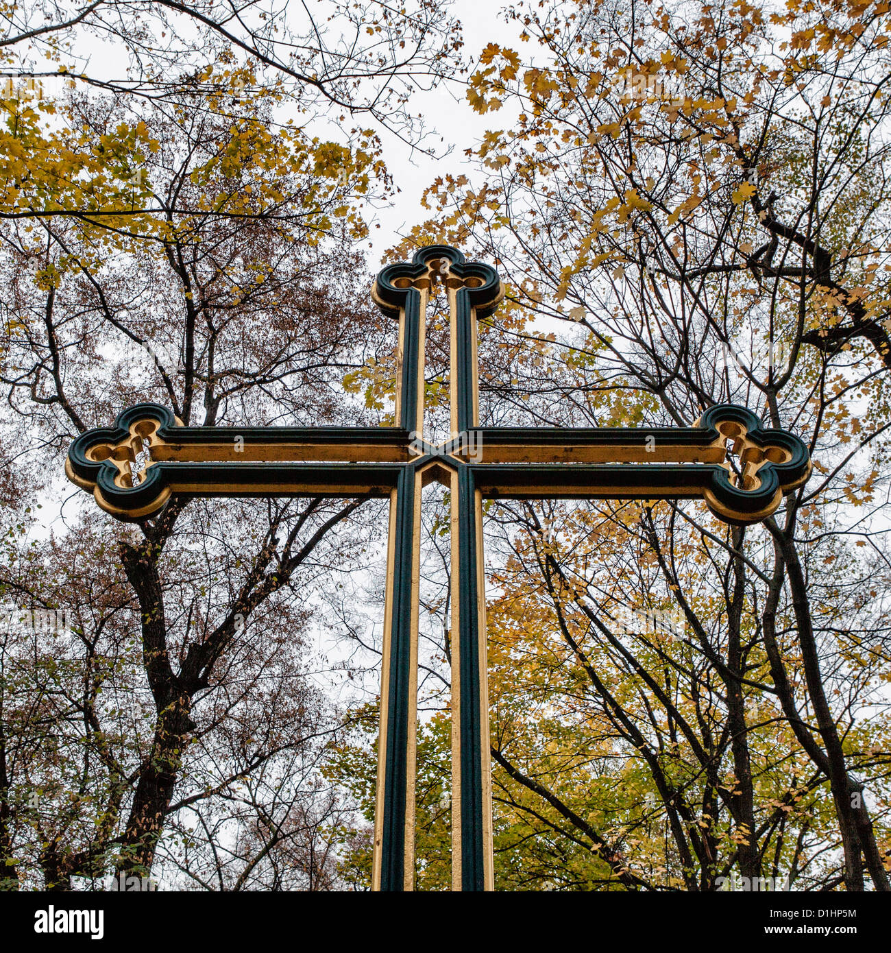Gothic cross hi-res stock photography and images - Alamy