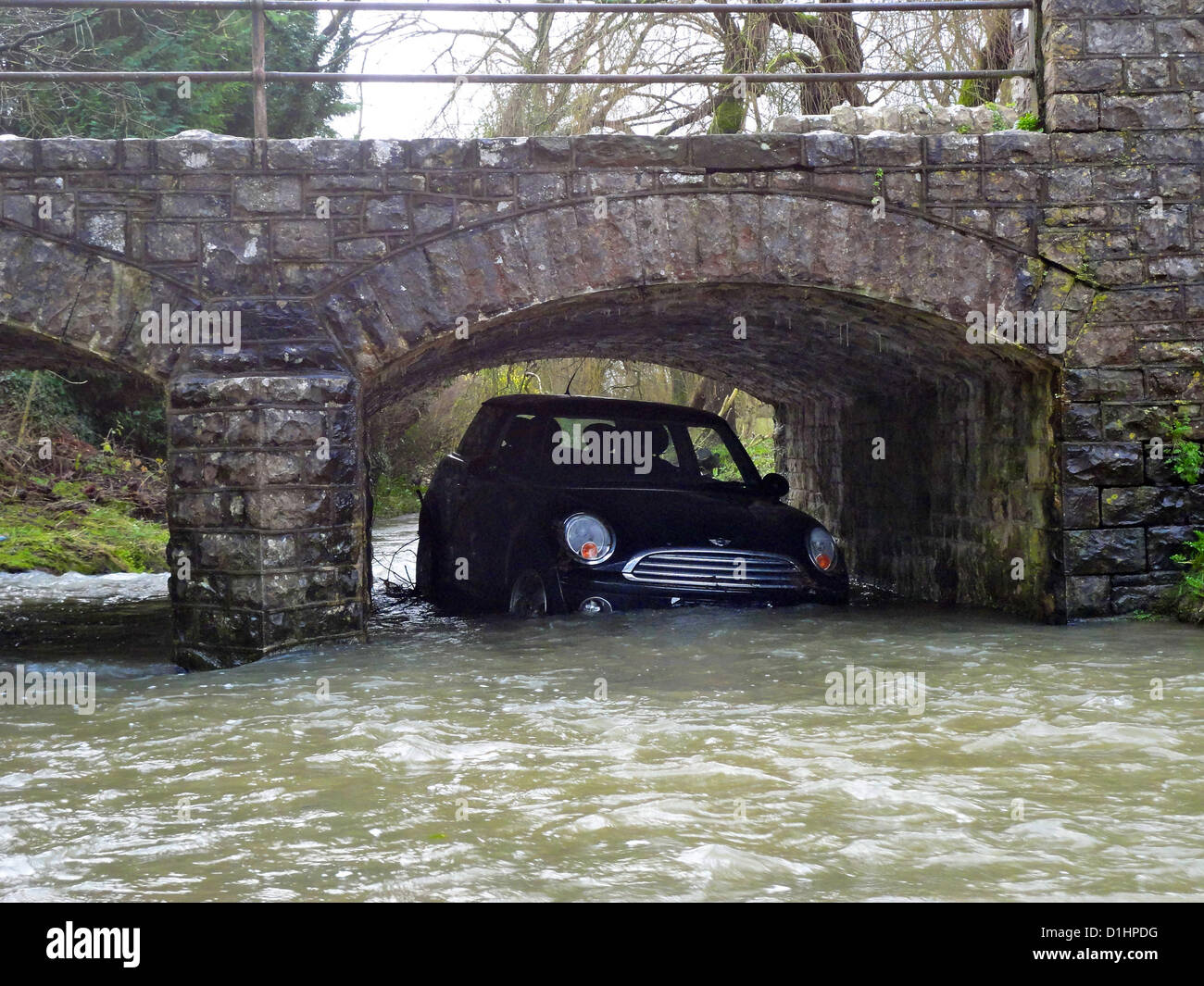 Car River Ford Uk High Resolution Stock Photography and Images - Alamy