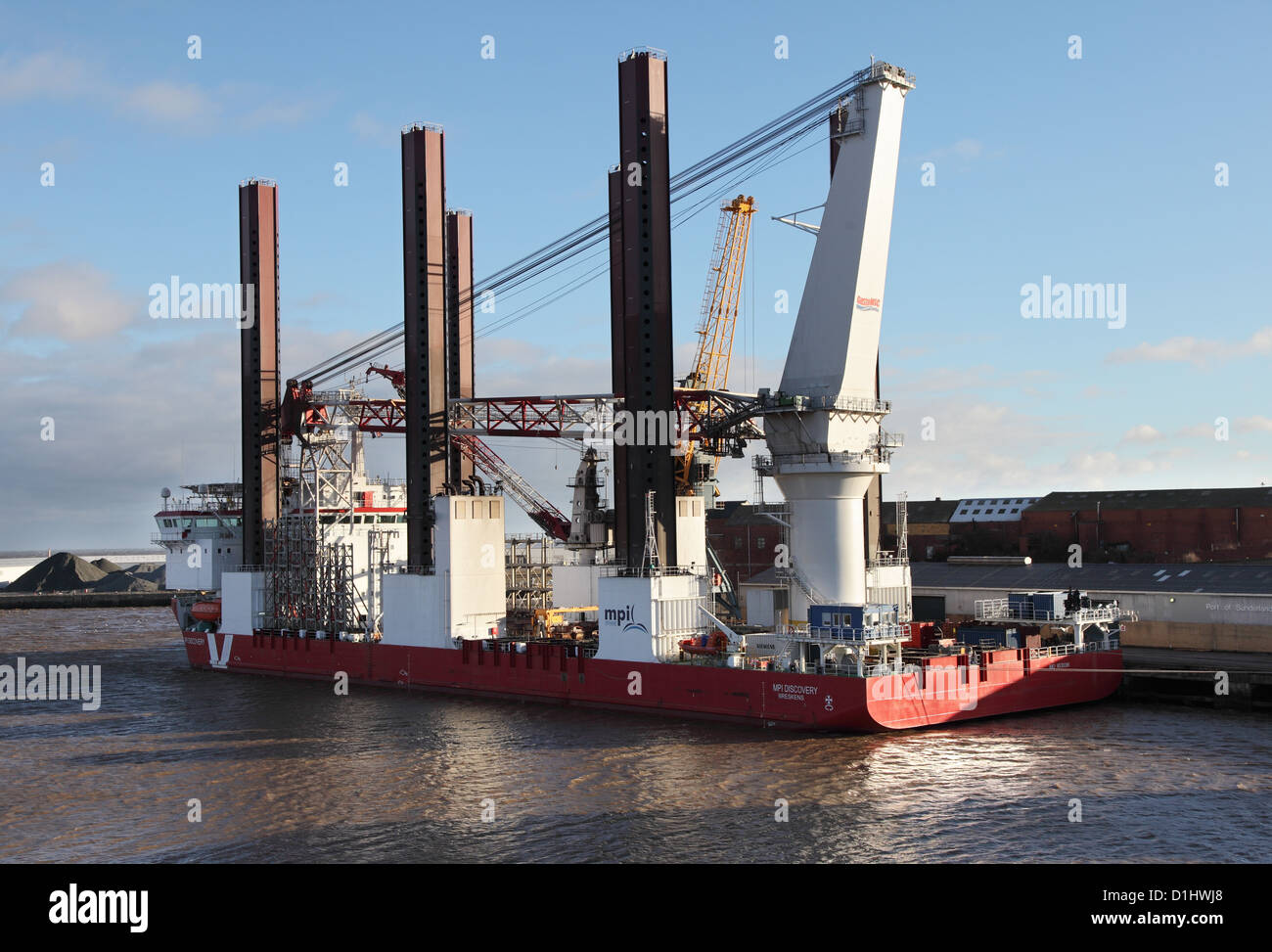 Offshore installation vessel hi-res stock photography and images - Alamy