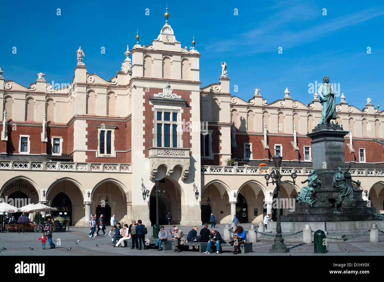 Glowny sukiennice hi-res stock photography and images - Alamy