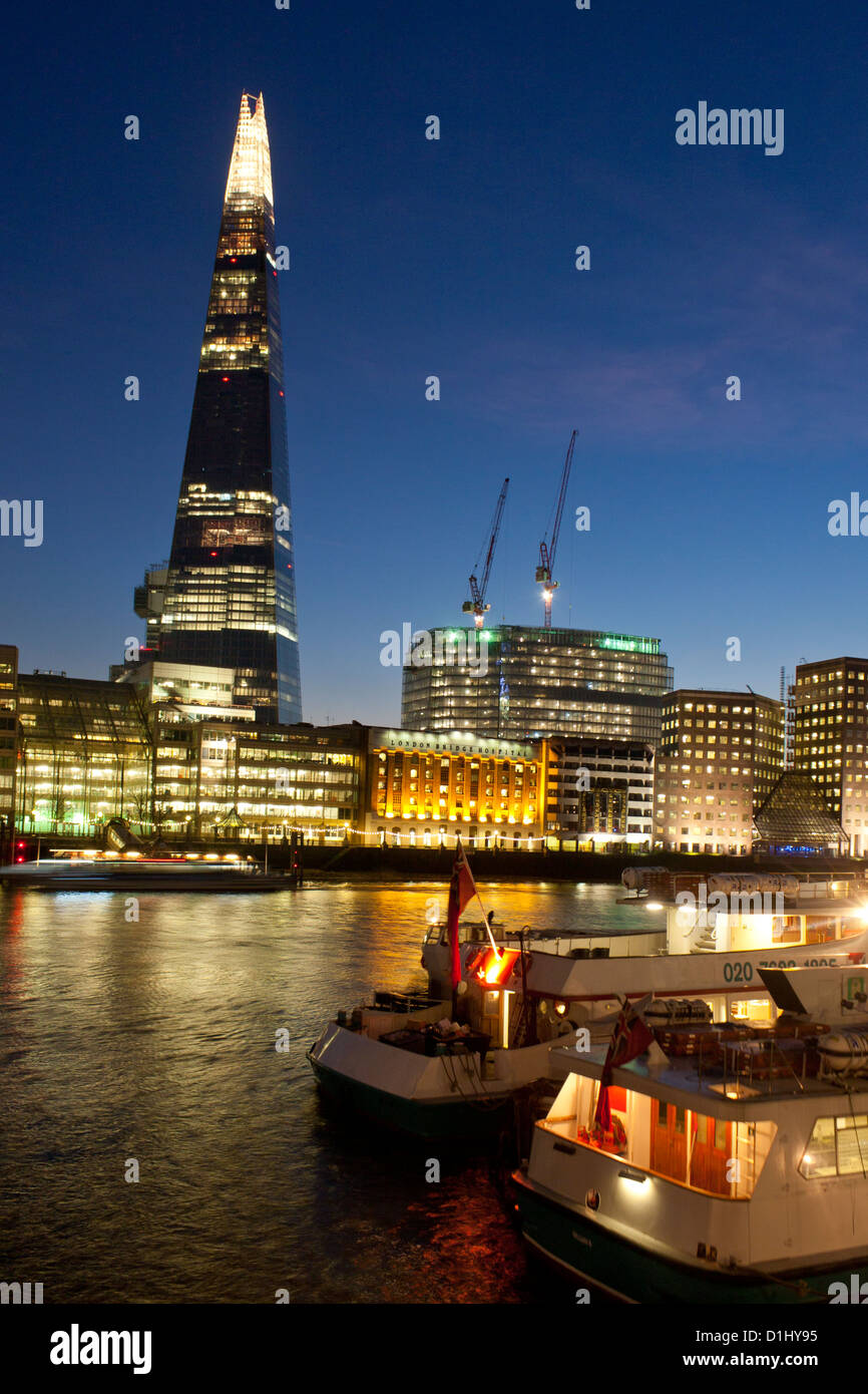 The Shard skyscraper by Renzo Piano at twilight / night / dusk London ...