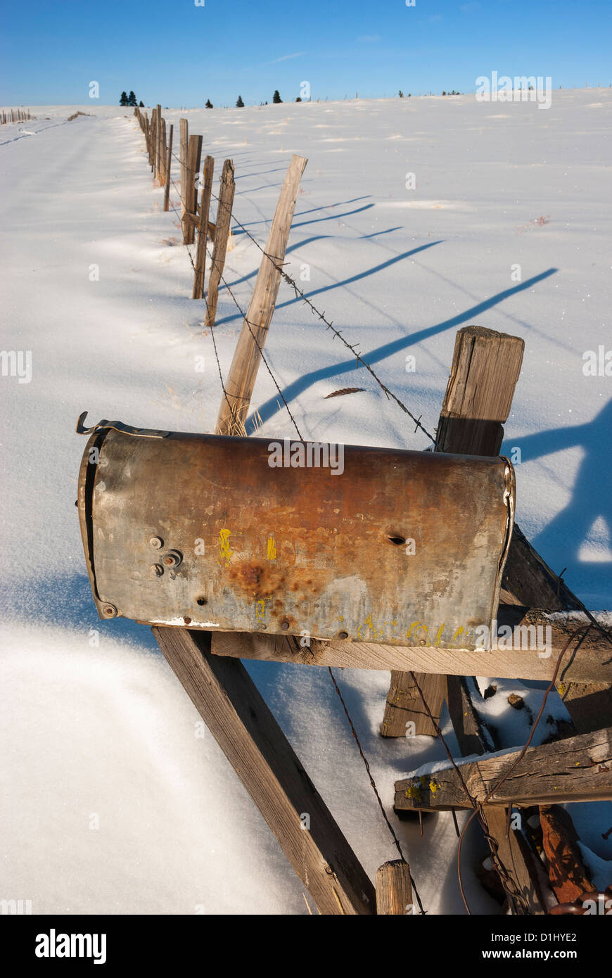 Mailbox in a snowy remote area in Northeast Oregon Stock Photo - Alamy
