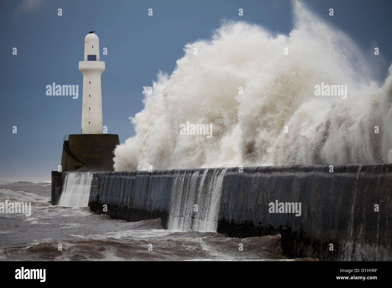 North sea waves scotland storm hi-res stock photography and images - Alamy