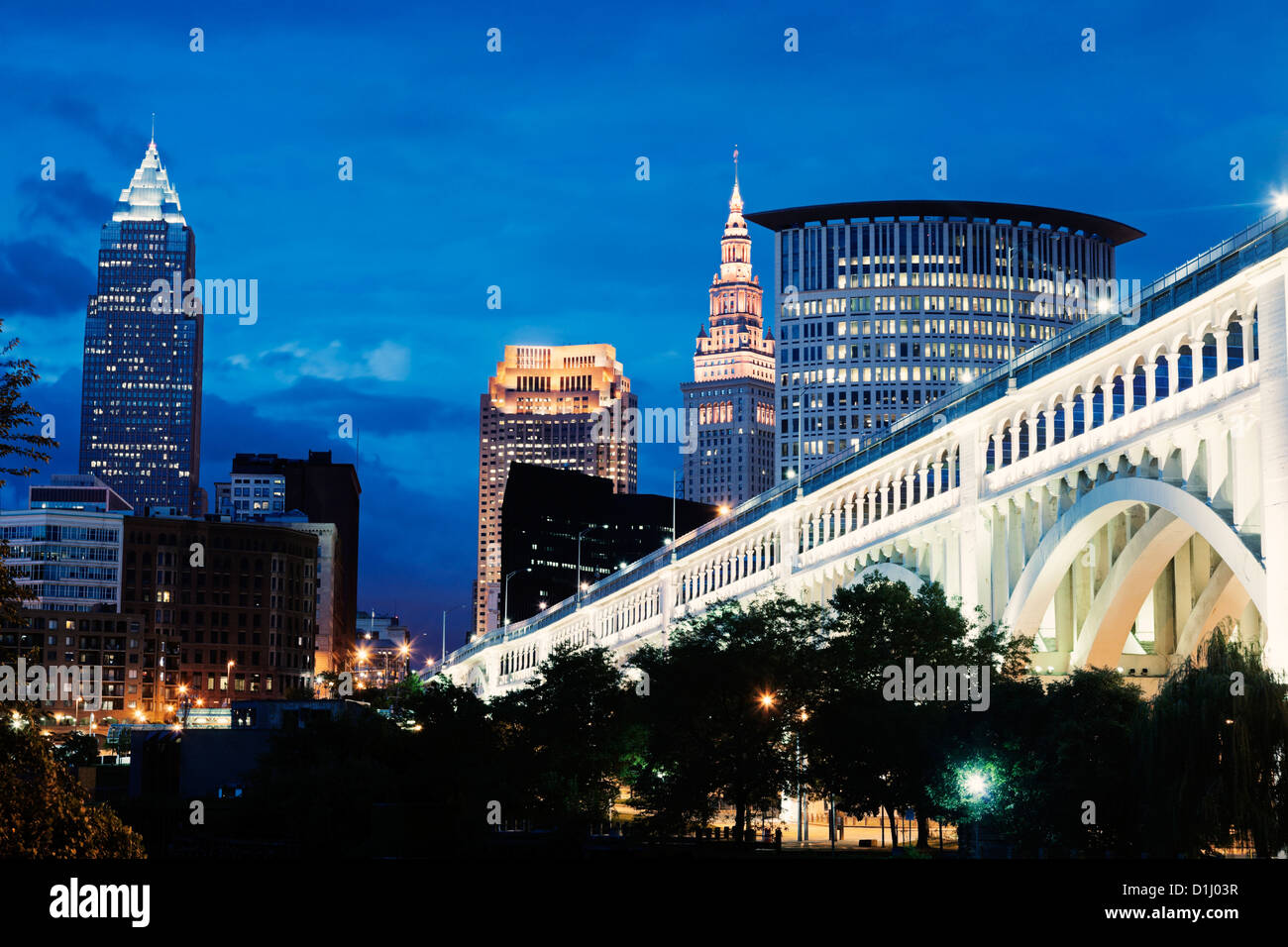 Cleveland bridge and skyline hi-res stock photography and images - Alamy