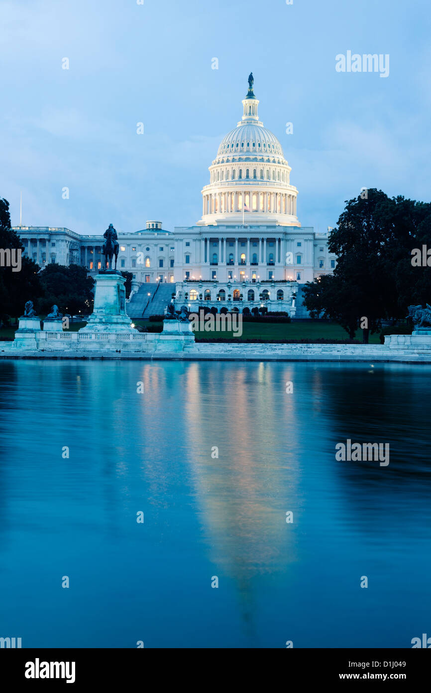 Us capitol dome sunrise hi-res stock photography and images - Alamy