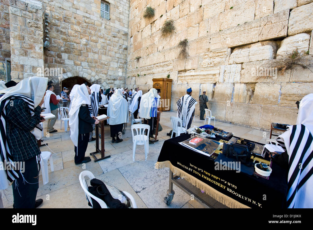 Praying at the Western Wall in Old Jerusalem Stock Photo - Alamy