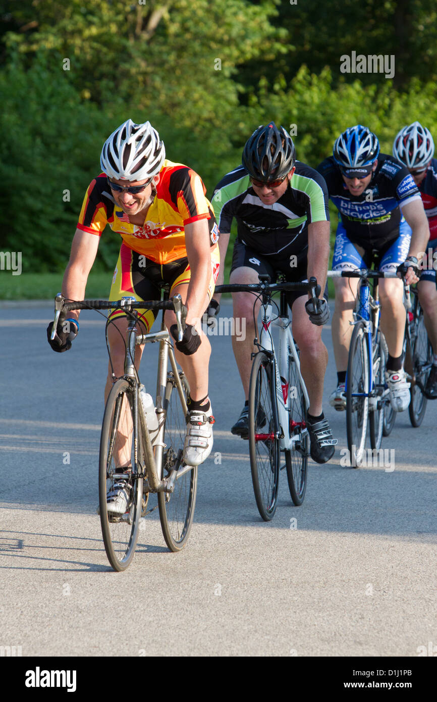 Race cyclists hi-res stock photography and images - Alamy