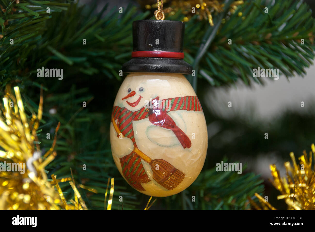 Snowman shaped christmas tree hi-res stock photography and images - Alamy