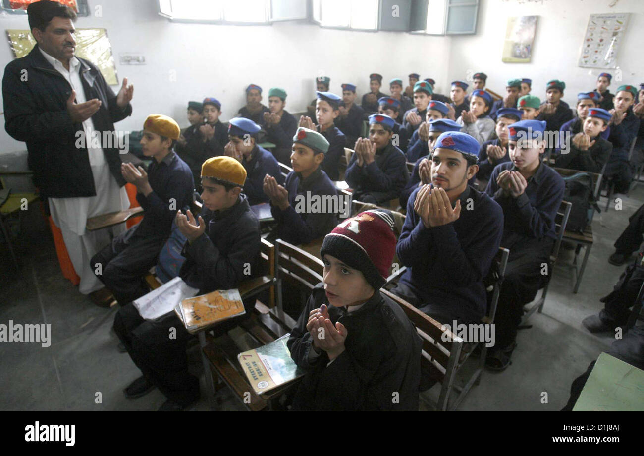 Students offer Dua for the soul of Khyber Pakhtoonkhawa Senior Minister ...