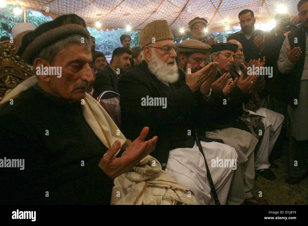 Jamat e islami leader qazi hussain ahmed hi-res stock photography and ...