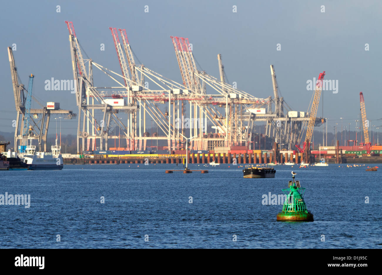 Southampton container port hi-res stock photography and images - Alamy