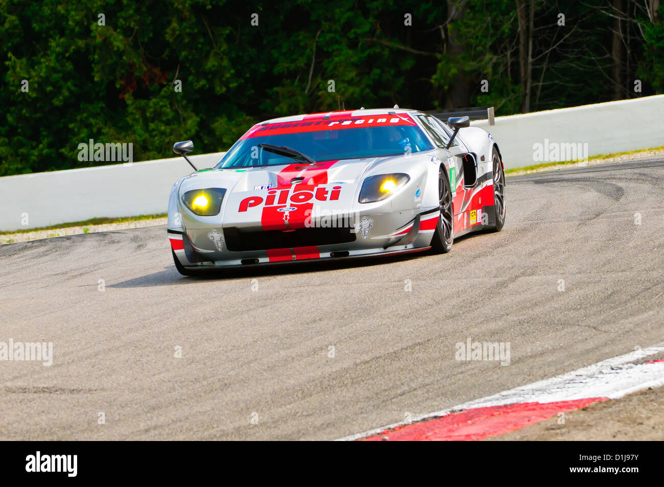 The #40 Doran Ford GT of drivers D.Robertson and A.Robertson navigates ...