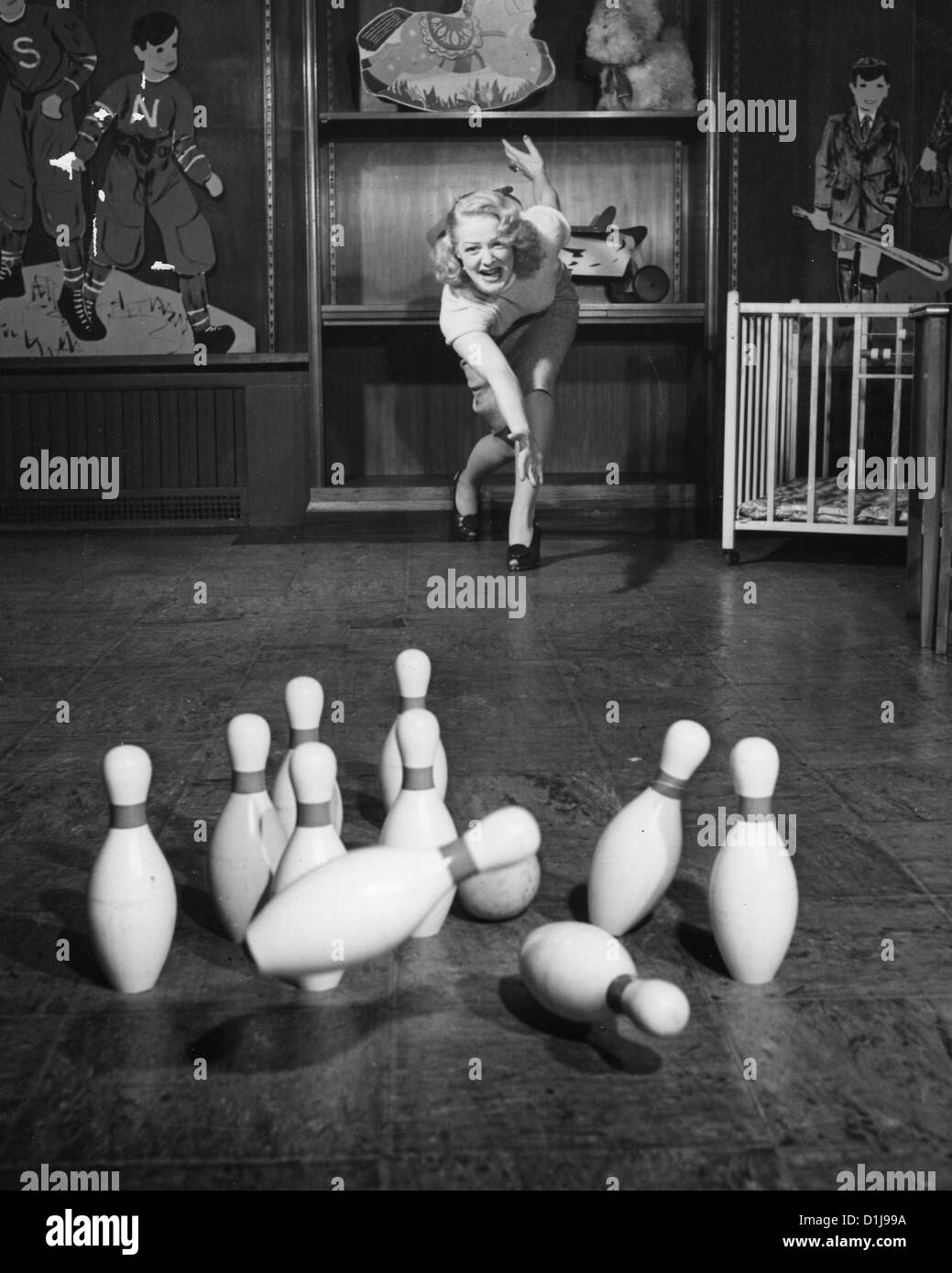 BETTY HUTTON (1921-2007) US film and stage actress and singer in a ...