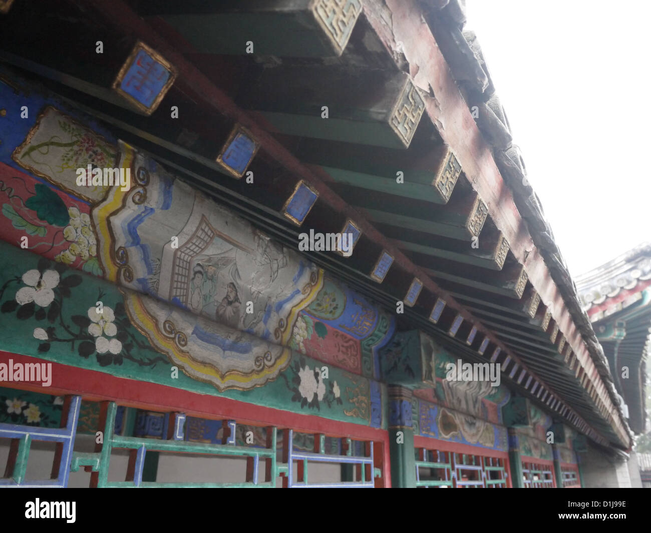 ancient chinese roof edge Stock Photo - Alamy