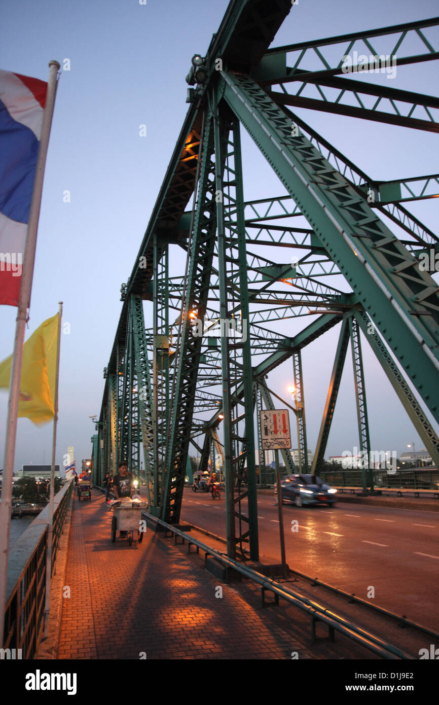 Phra Buddha Yodfa Memorial Bridge in Bangkok , Thailand Stock Photo - Alamy