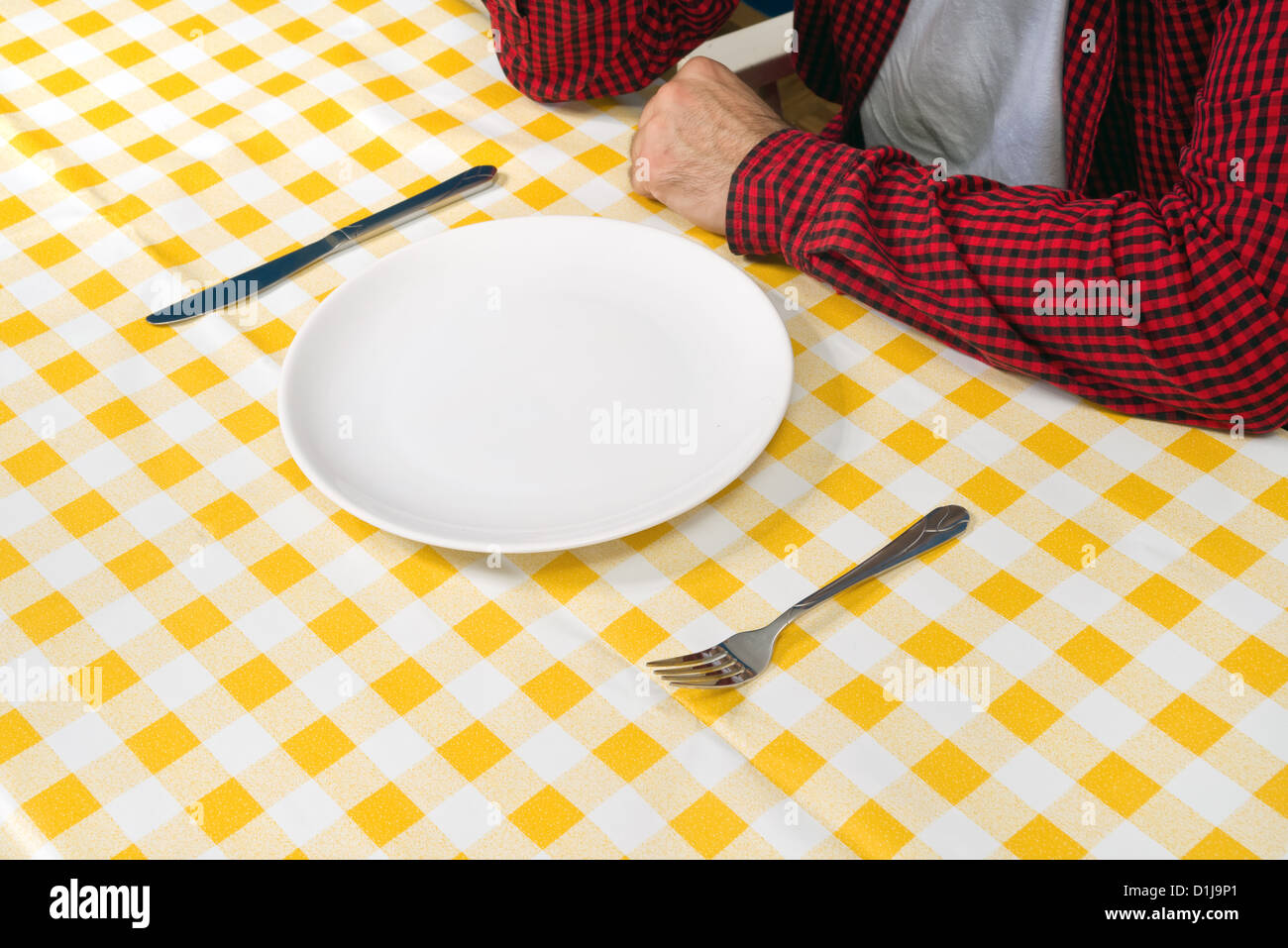 Empty kitchen plate hi-res stock photography and images - Alamy