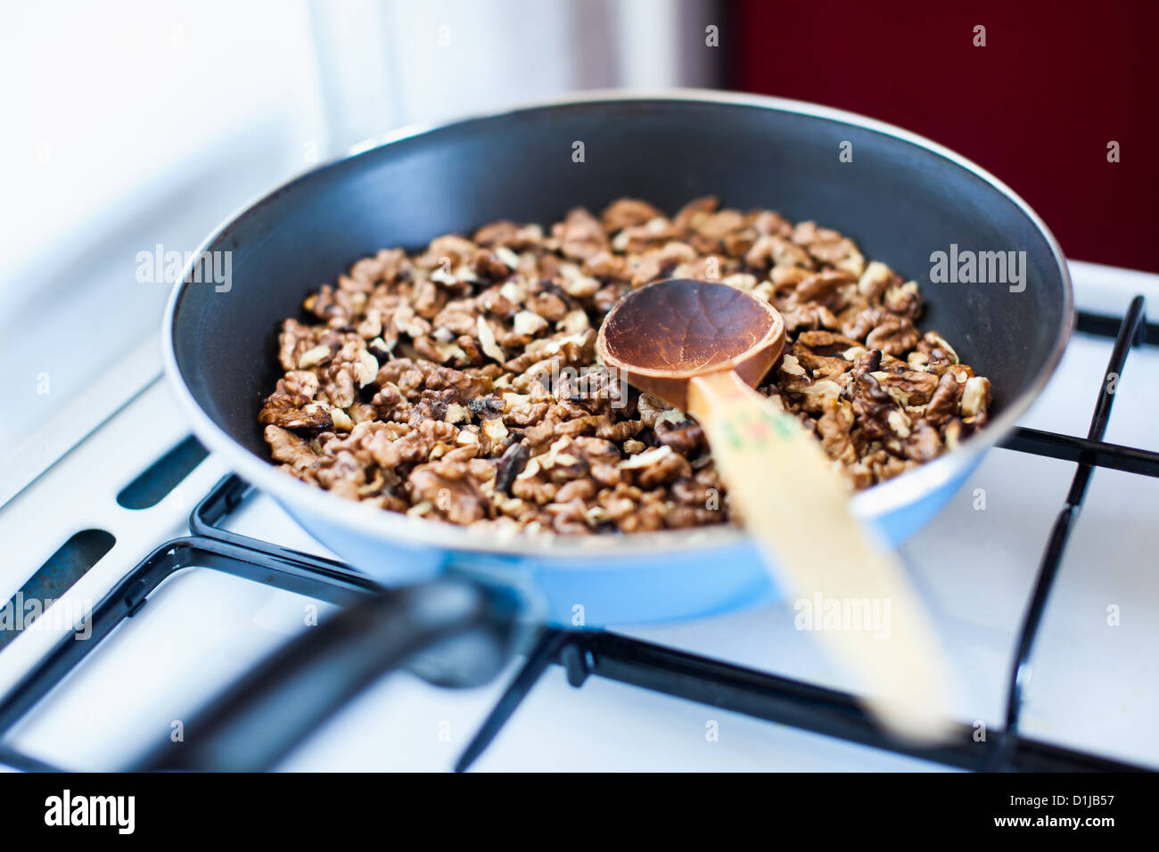 Close up of a frying pan on the stove hi-res stock photography and ...