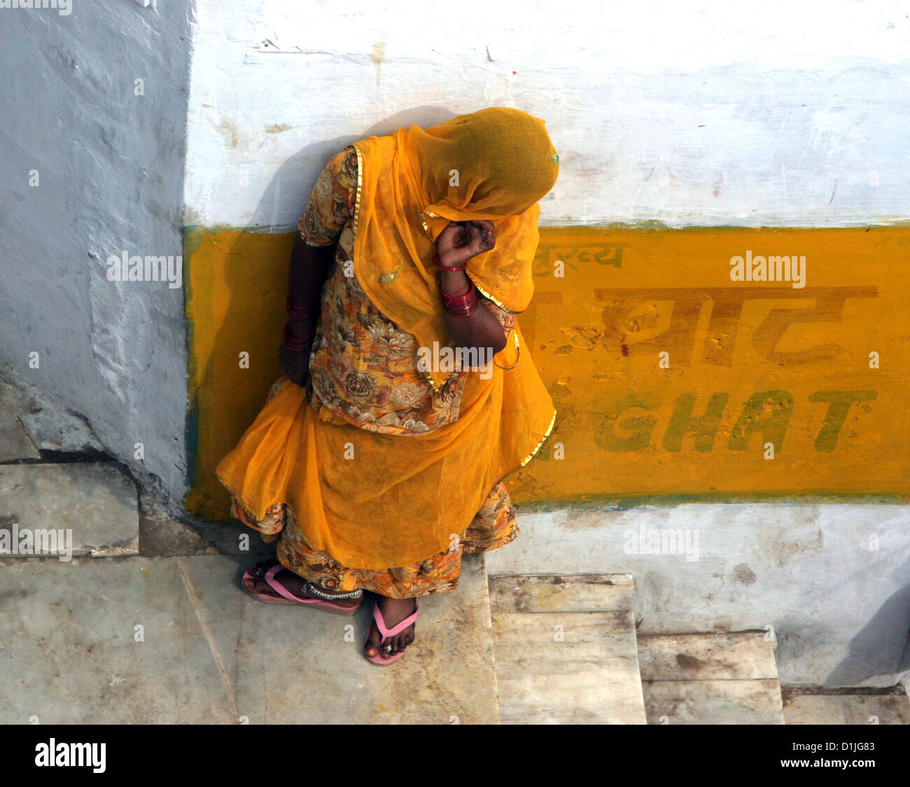 Lady in Yellow at Pushkar Stock Photo - Alamy