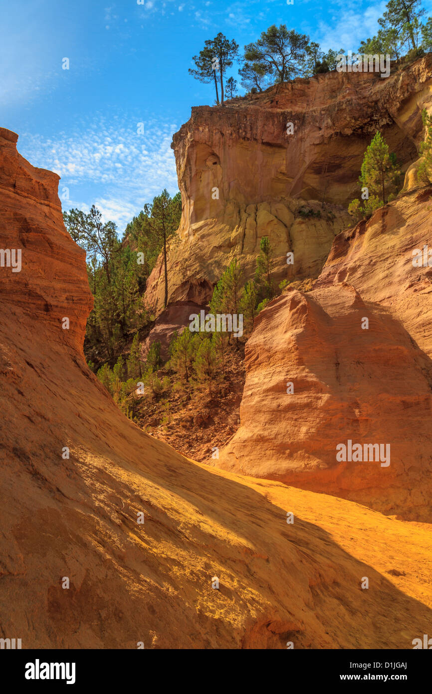 Les ocres hi-res stock photography and images - Alamy