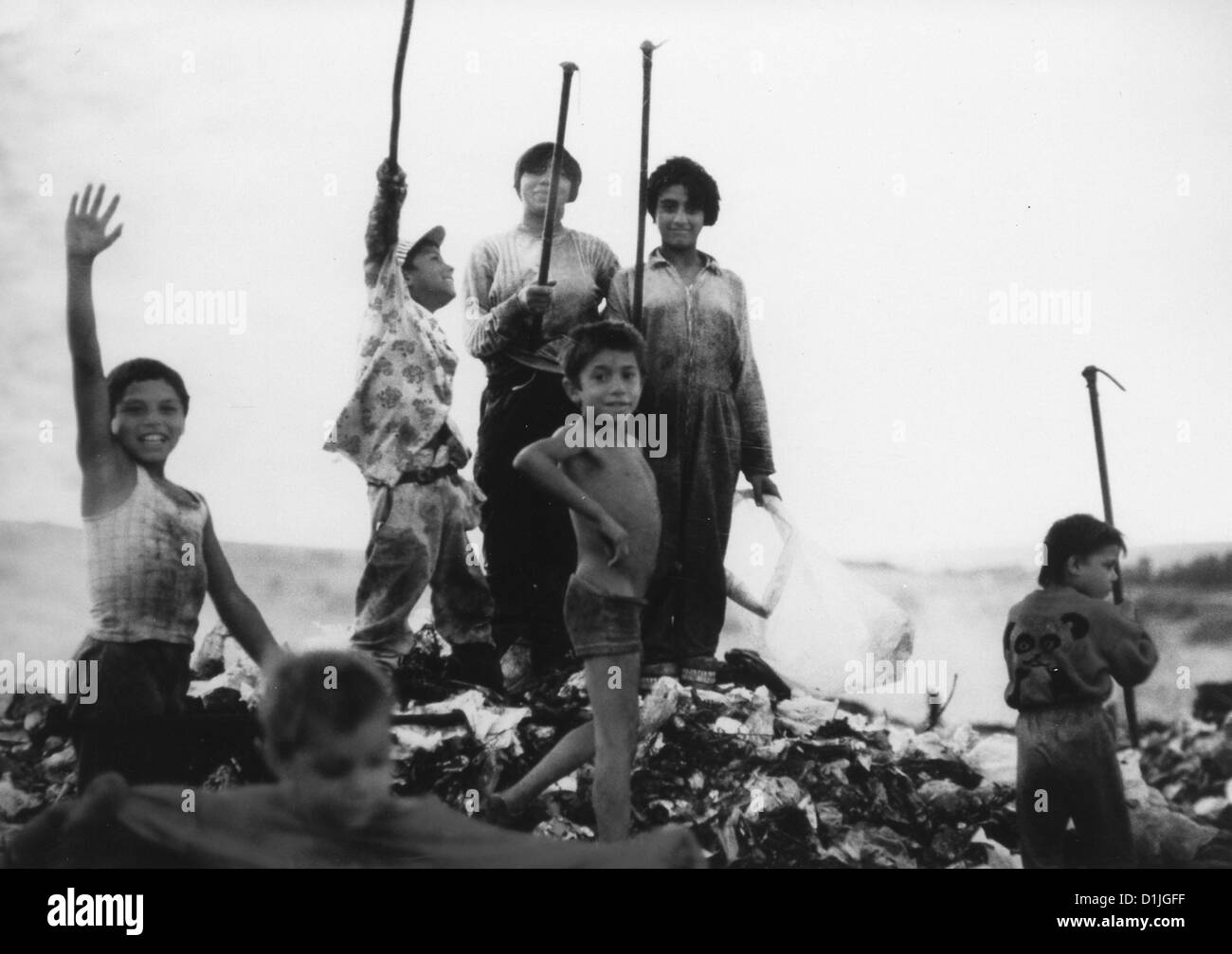 Auf Der Kippe -- Szenenbild Silver Cine Stock Photo - Alamy