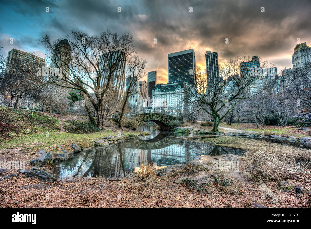 Gapstow Bridge is one of the icons of Central Park, Manhattan in New ...