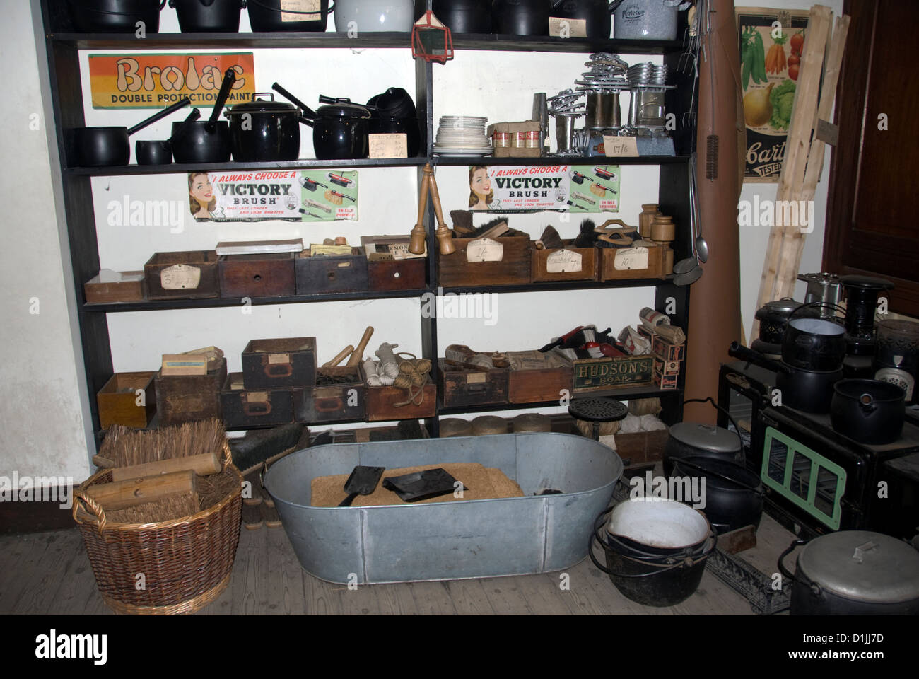 Black country museum dudley shop hi-res stock photography and images ...