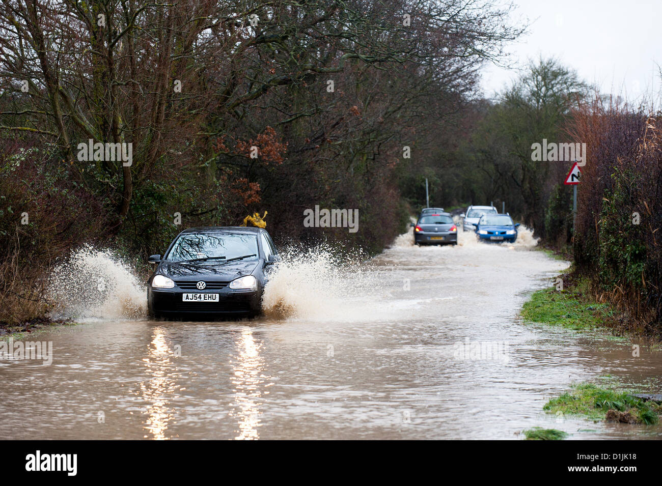 Flooded roads hi-res stock photography and images - Alamy