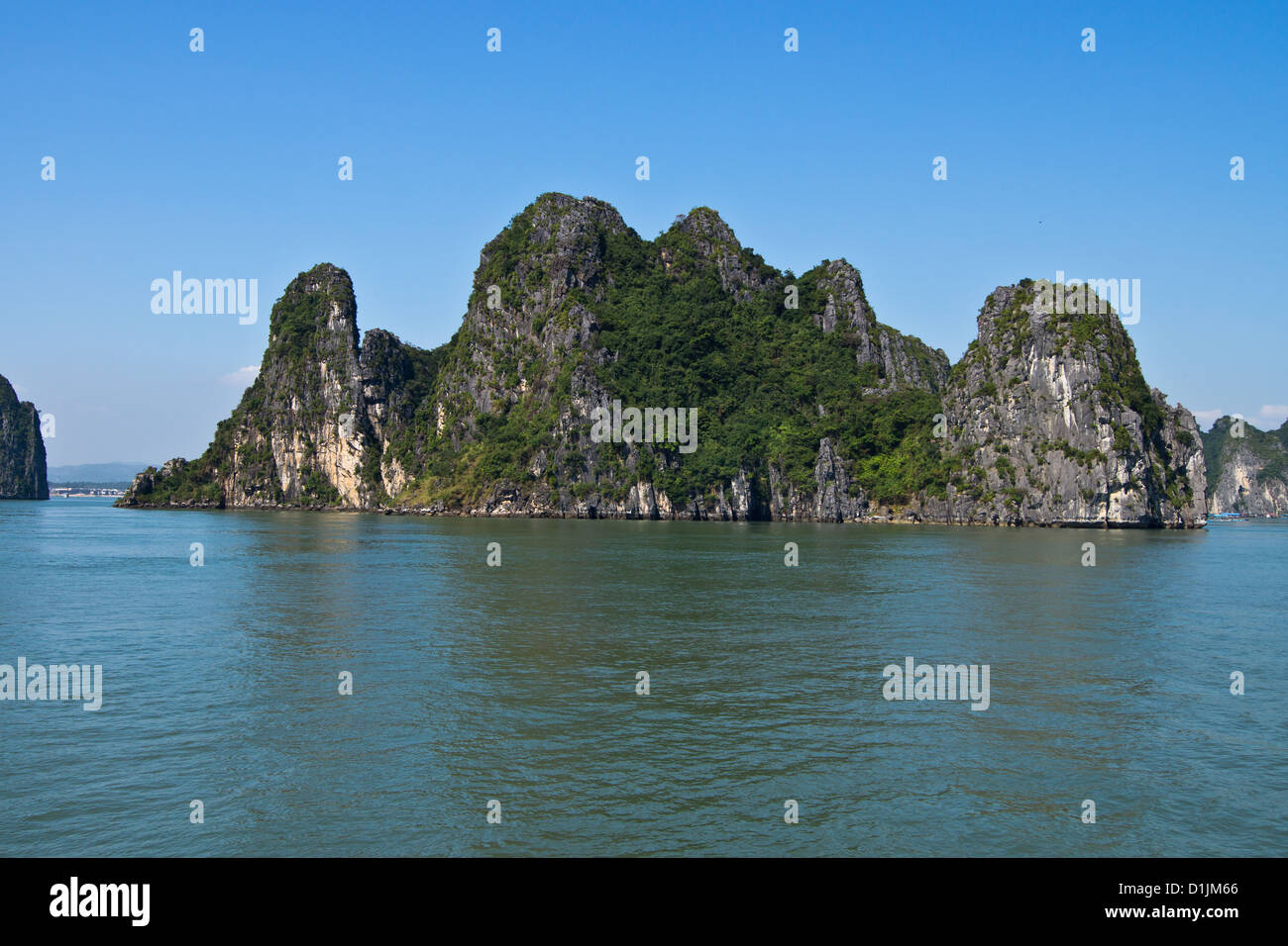 Hạ Long Bay North Vietnam UNESCO World Heritage Site monolithic islands ...