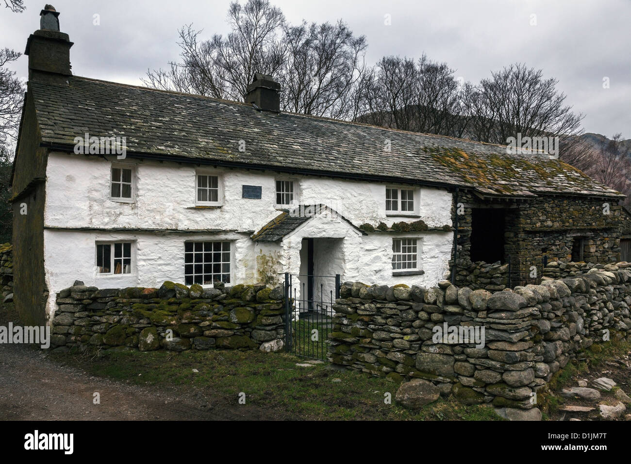 Grey slate roof High Resolution Stock Photography and Images - Alamy