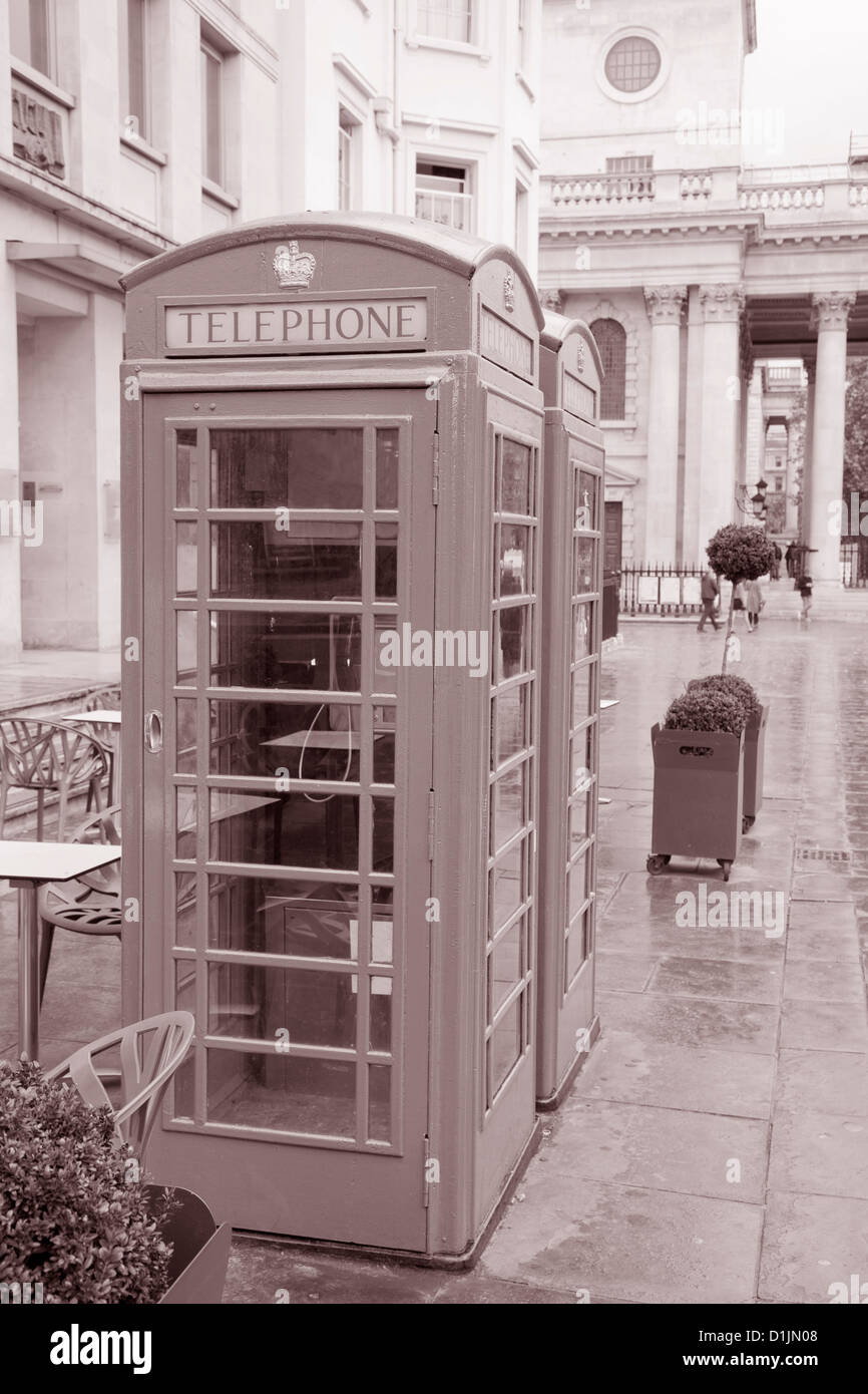 London telephone box black and white hi-res stock photography and ...