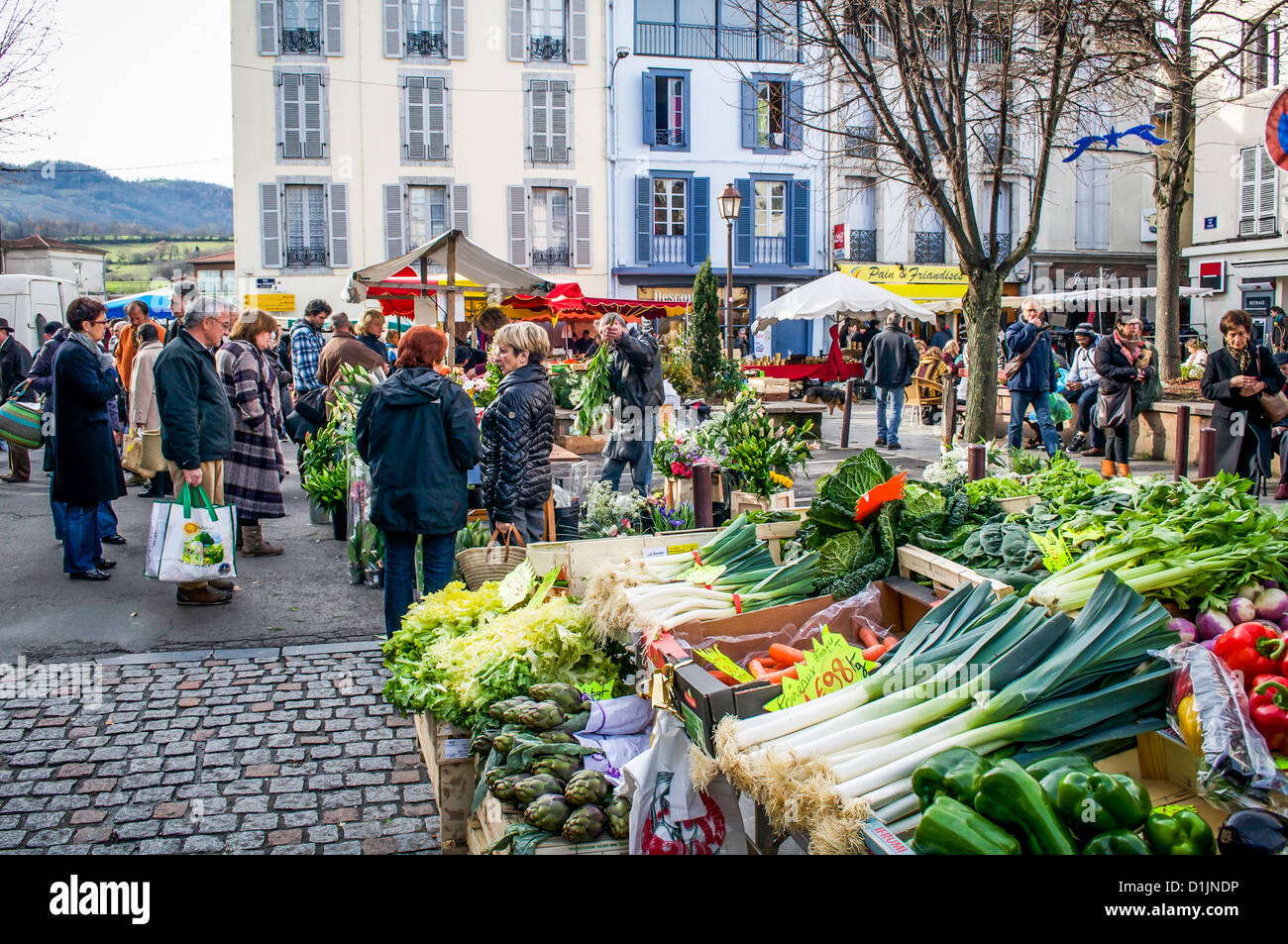 France europe food shoppers vendors sellers hi-res stock photography ...
