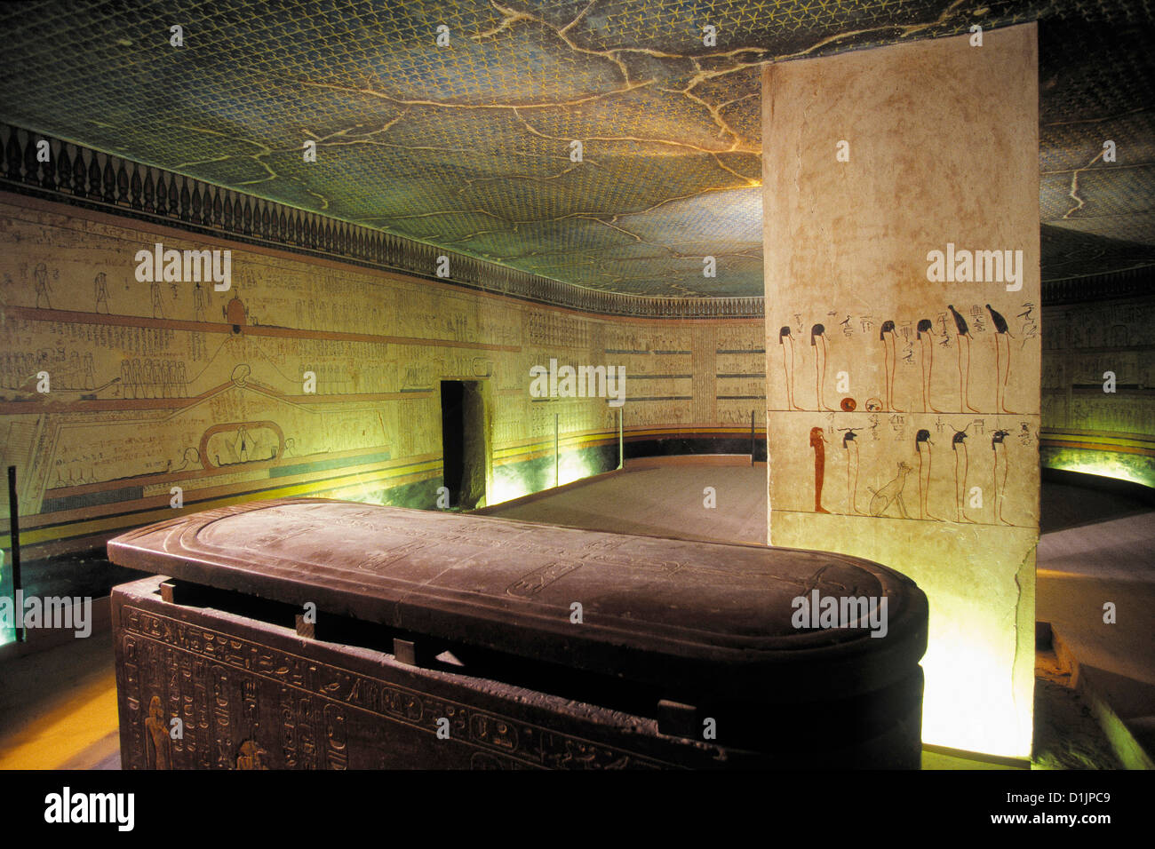 Egypt tomb thutmose iii valley hi-res stock photography and images - Alamy
