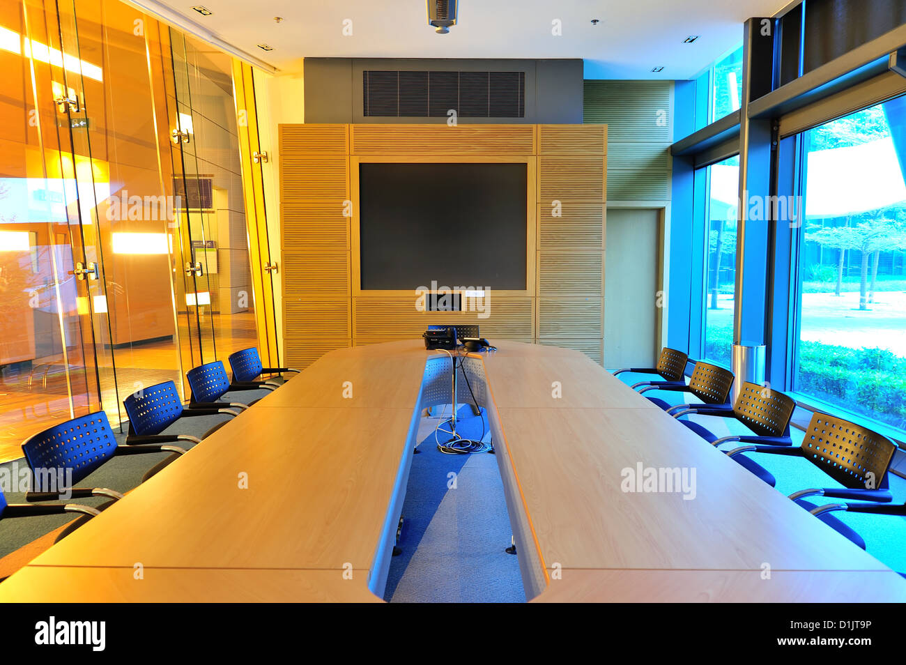 Empty office conference room, nobody in it Stock Photo - Alamy