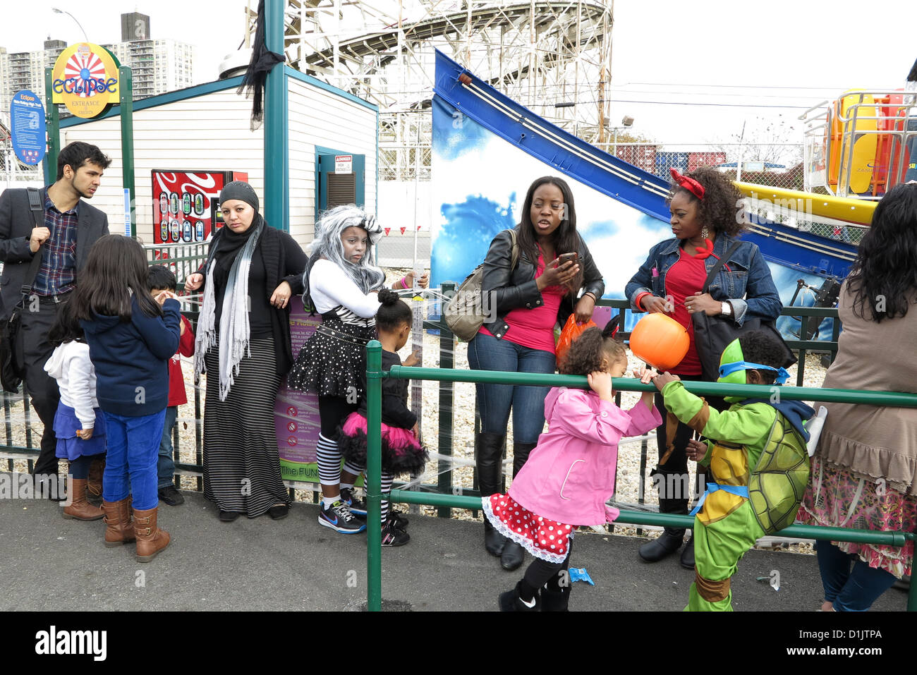 African child waiting in line hi-res stock photography and images - Alamy