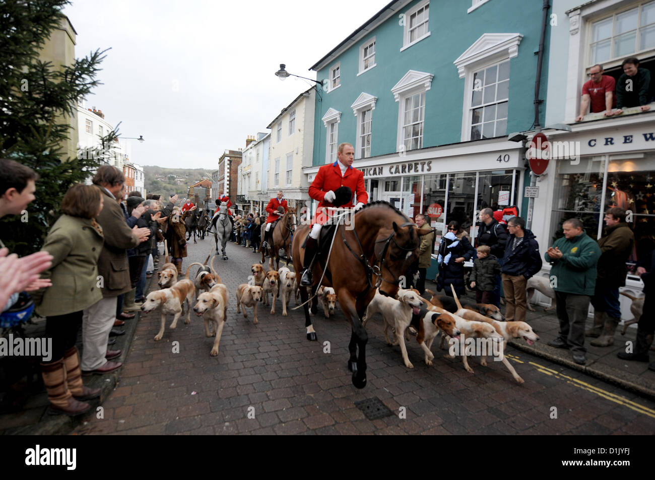 Hundreds of people turned out to see the traditional Boxing Day hunt in ...