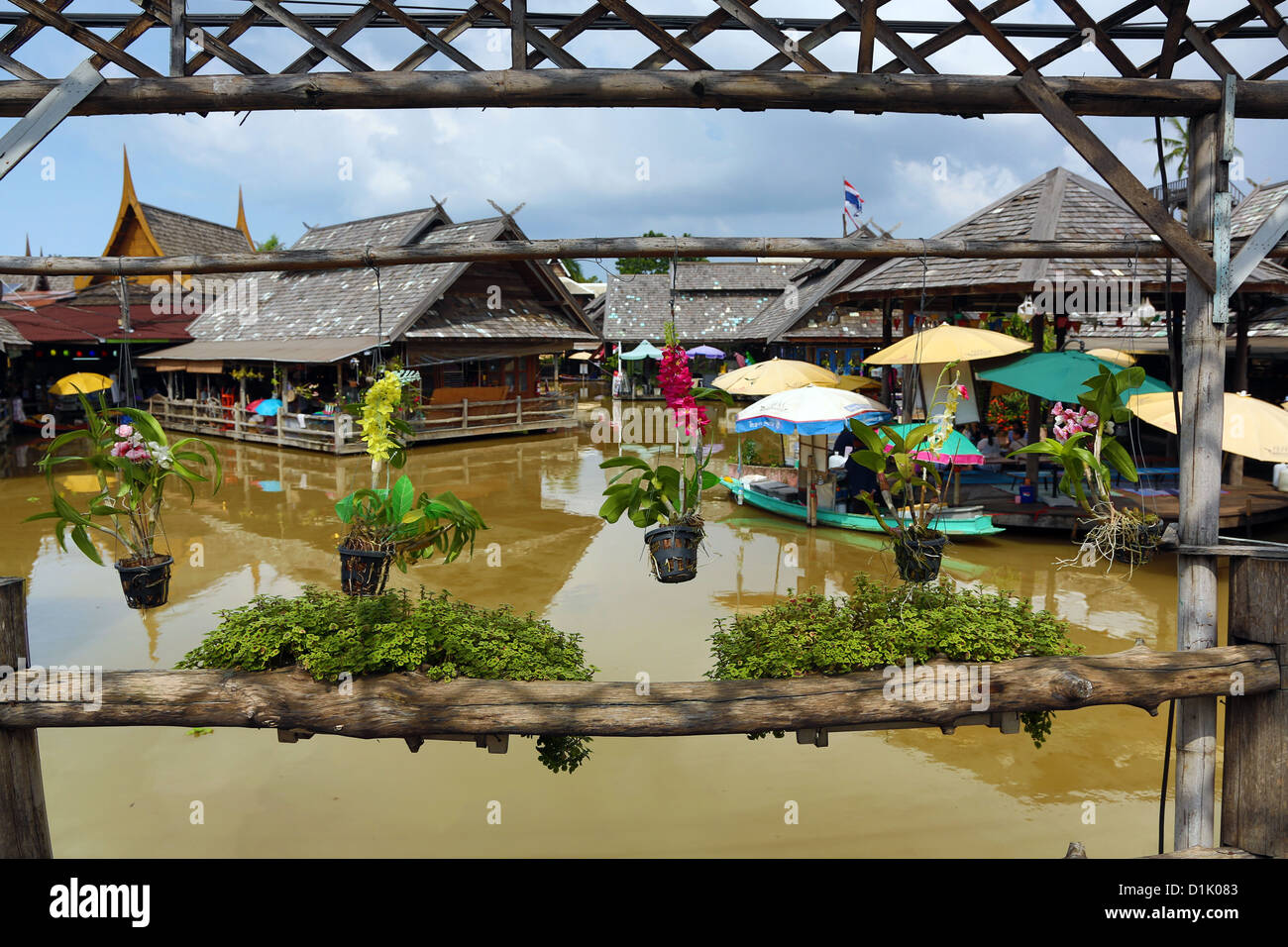Thailand pattaya floating market hi-res stock photography and images ...