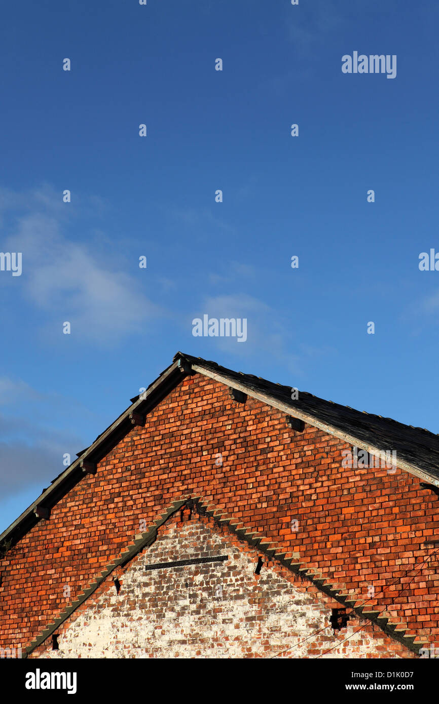 Bricks gable end house hi-res stock photography and images - Alamy