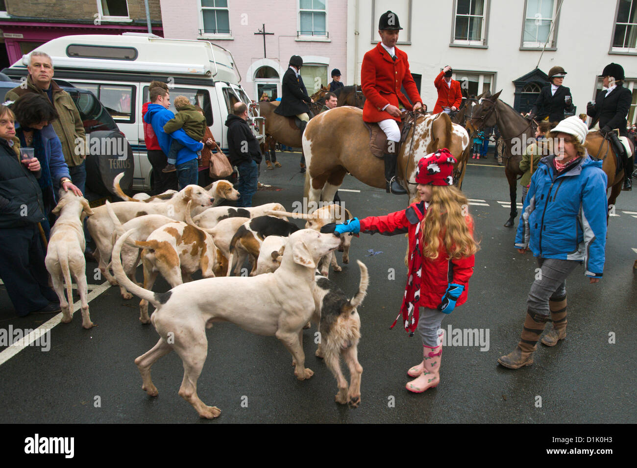 Hunter gather girls hi-res stock photography and images - Alamy