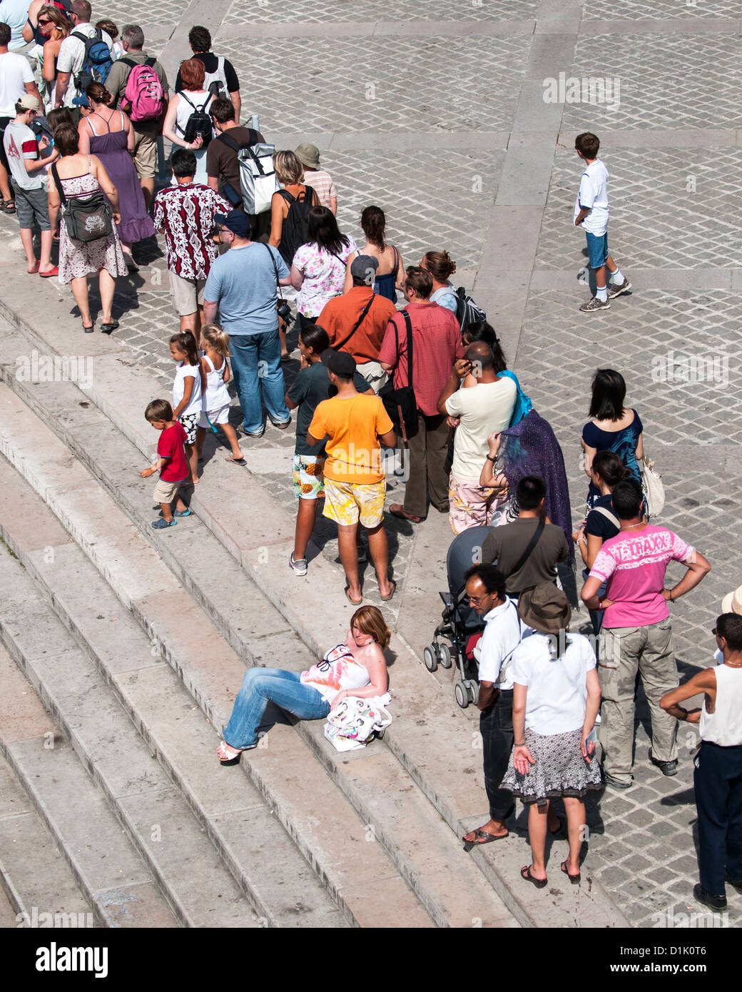 Theme park queue hi-res stock photography and images - Alamy